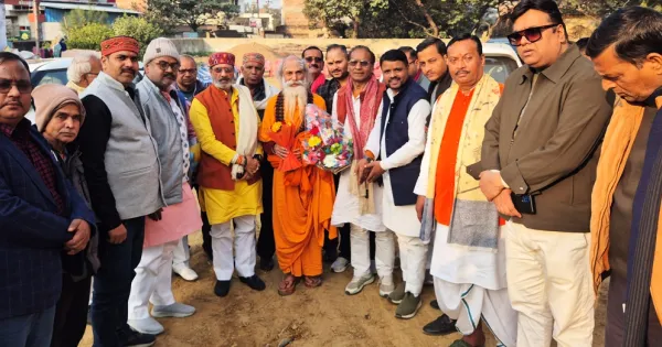 स्वामी प्रखर जी महाराज ने किया निर्माणाधीन भगवान परशुराम मंदिर का ...