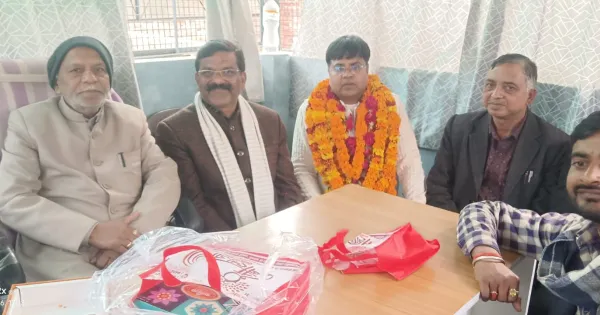 तिलहर बार एसोसिएशन चुनाव में राहुल देव सागर महासचिव पद पर निर्वाचित ...